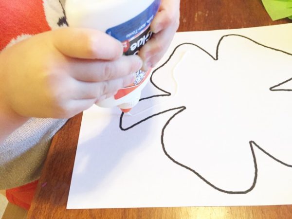 St. Patrick’s Day four-leaf-clover craft - Raising Arizona Kids Magazine