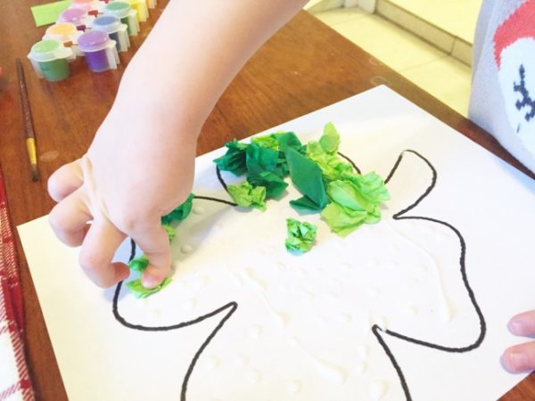 St. Patrick’s Day four-leaf-clover craft - Raising Arizona Kids Magazine