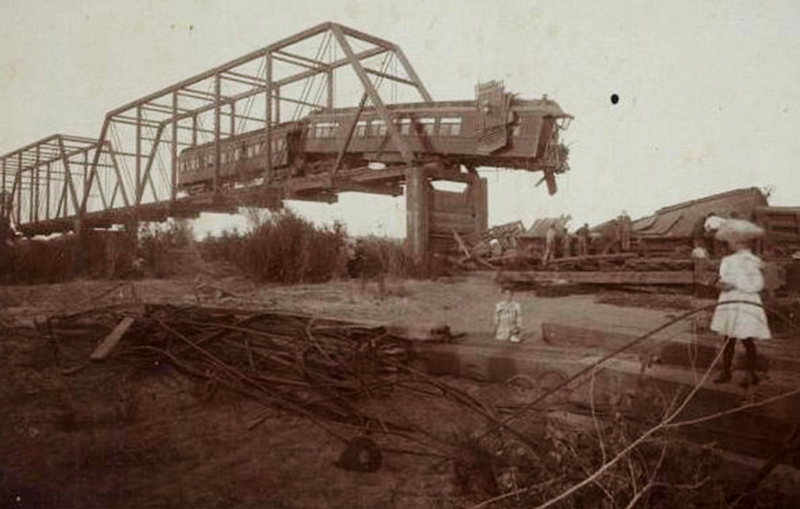 train-bridge-tempe - Raising Arizona Kids Magazine