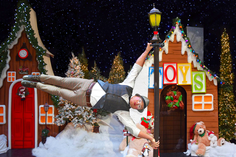 Santa’s Circus - Raising Arizona Kids Magazine